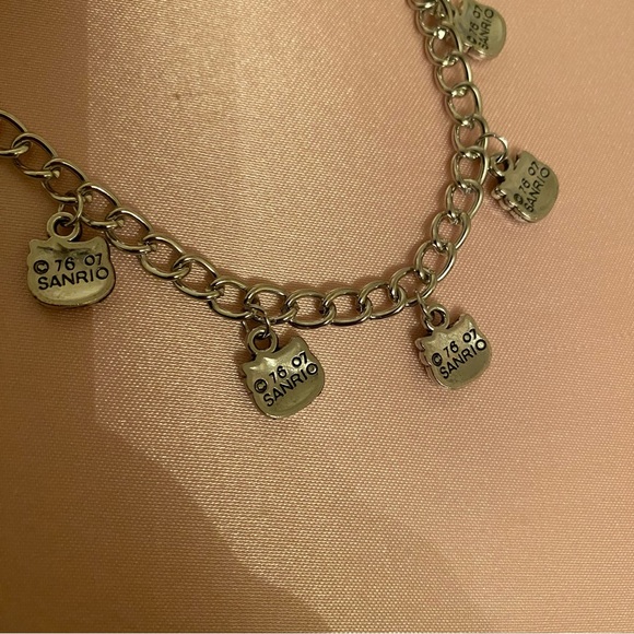 Sanrio | Jewelry | Vintage Y2k Silver Hello Kitty Cuban Chain | Poshmark